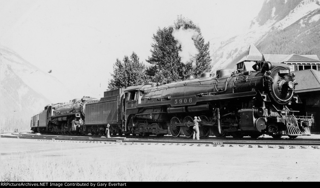 CP 2-10-4 #5906 & #5911 - Canadian Pacific